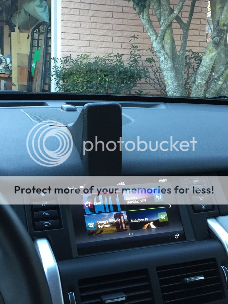 Short review of the high-end Kuda phone mount for DS | Discovery Sport ...