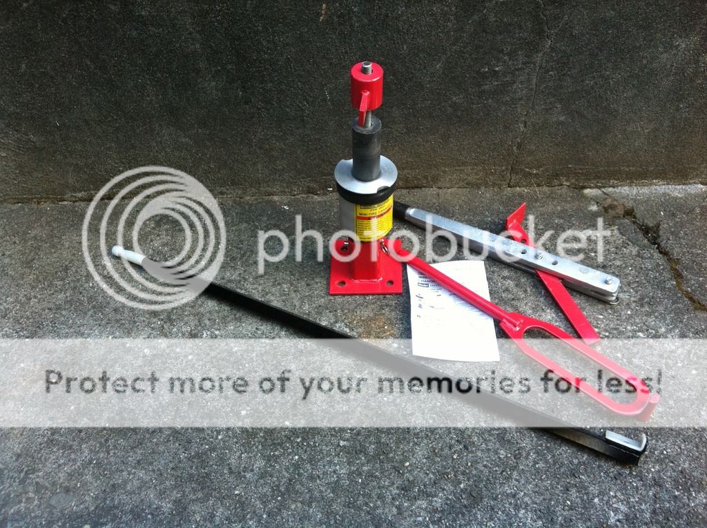 Modern Vespa : [Seattle, WA] Mojolever and mini tire changer for sale